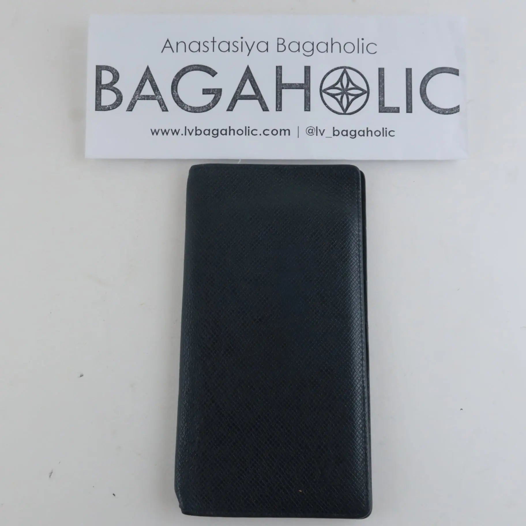 Louis Vuitton Dark Blue Taiga Leather Bifold Long Wallet – Bagaholic